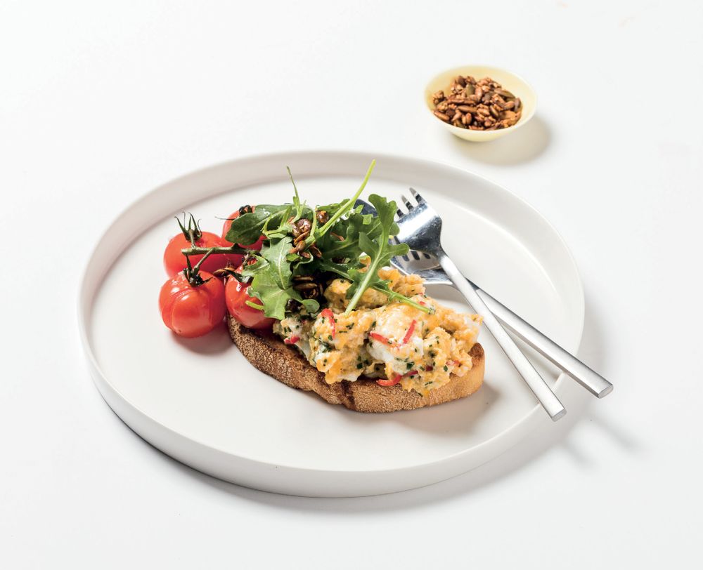 Chilli scrambled eggs w/ goat’s cheese + tomato from Chefs Eat ...