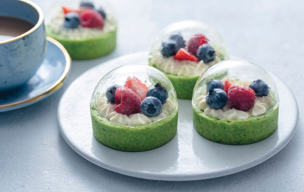 Sugar Snow Globe Dessert from Crazy Sweet Creations by Ann Reardon