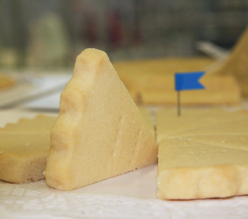 Petticoat Tail Shortbread from The Australian Blue Ribbon Cookbook ...