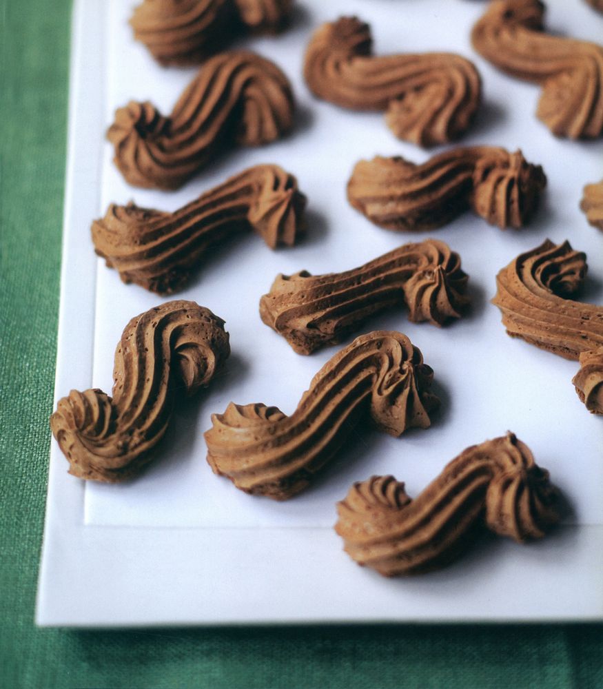 Chocolate Meringue ‘S’ Biscuits from Bake!: Essential Techniques for ...