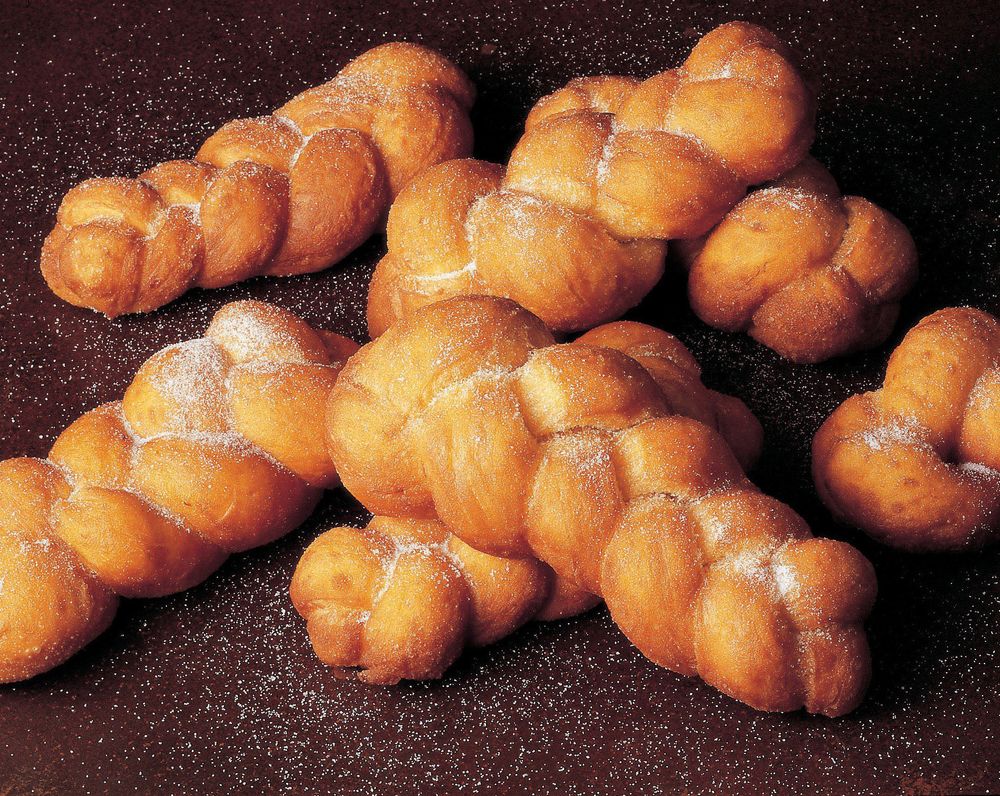 Saffron Braids from The Ultimate Bread Machine Cookbook by Jennie Shapter