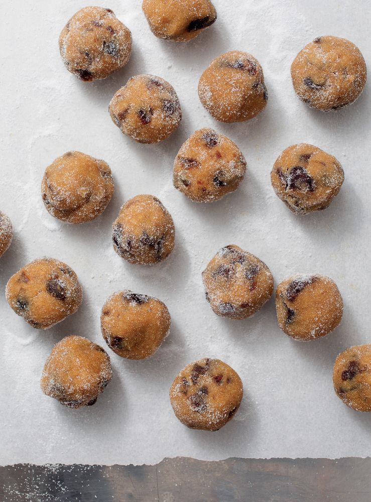 Date Balls from Gloagburn: Recipes from a Scottish Farm by Alison Niven