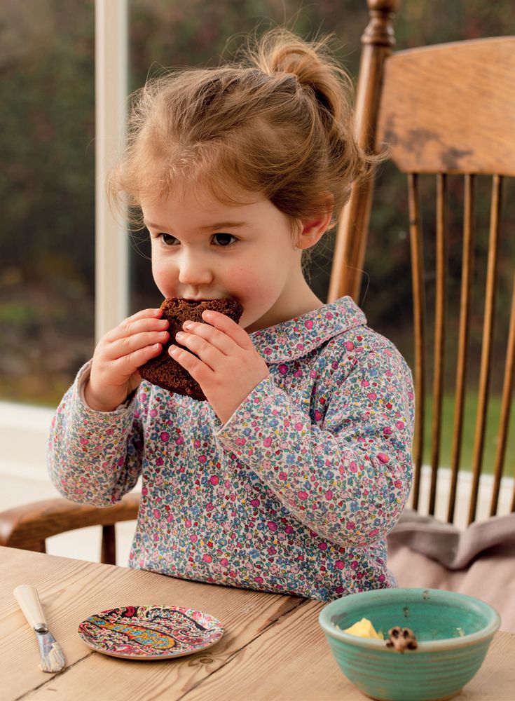Gingerbread from Gloagburn: Recipes from a Scottish Farm by Alison Niven