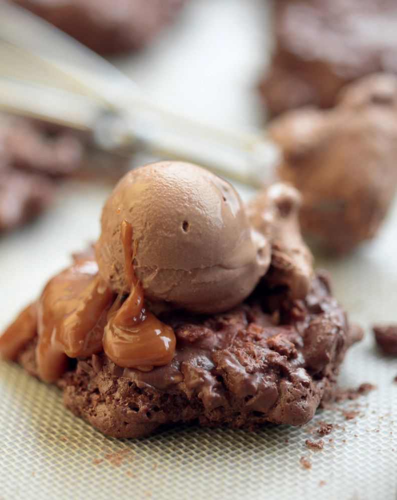 Crisp Almond Cookies with Chocolate Ice Cream and Caramel and Passion ...