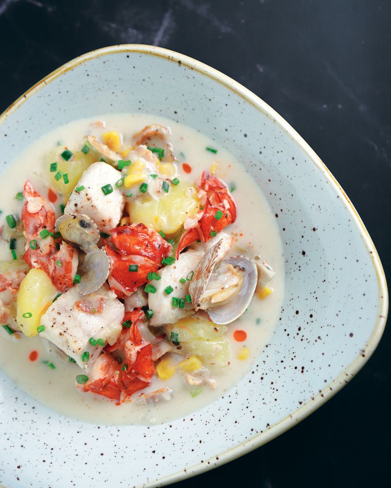 “Big Catch” Seafood Chowder with Lobster Tails / Clams / Cod / Bacon ...