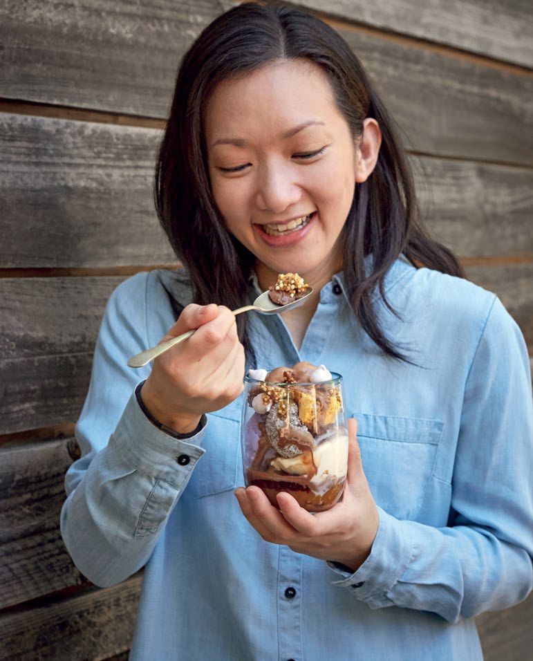 Ice Cream Sundae from Lamingtons & Lemon Tart by Darren Purchese
