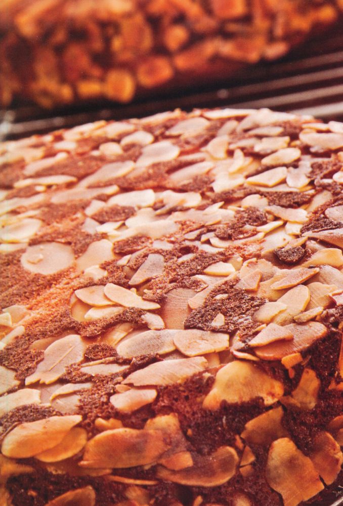 Pain de Gênes from Pâtisserie & Baking Foundations by Le Cordon Bleu