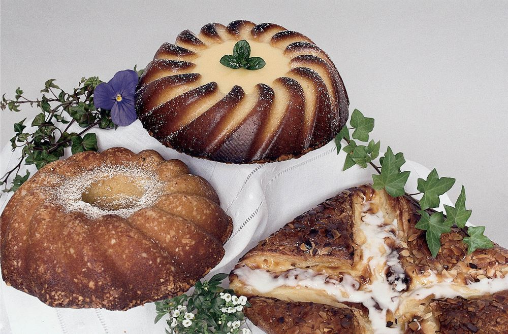 Cream-Filled Coffee Cake Squares from The Professional Pastry Chef by ...