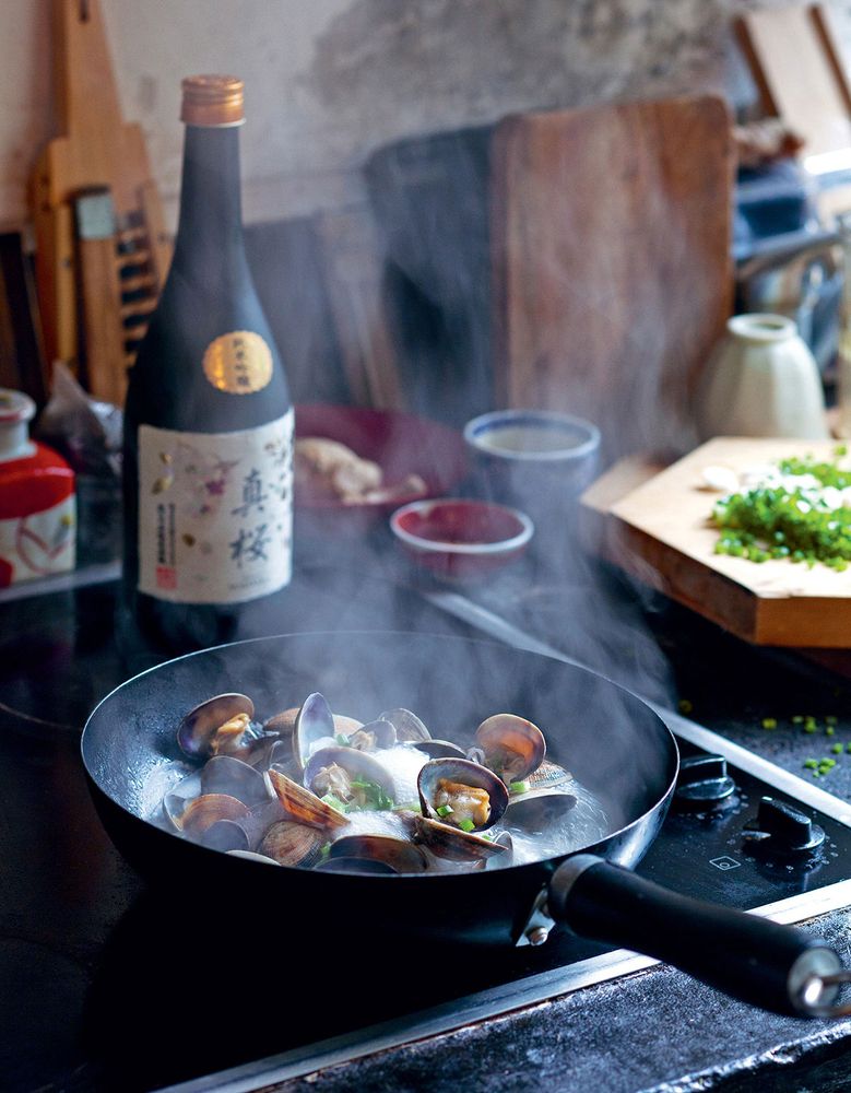 Asari no Sakamushi from Tokyo Cult Recipes by Maori Murota