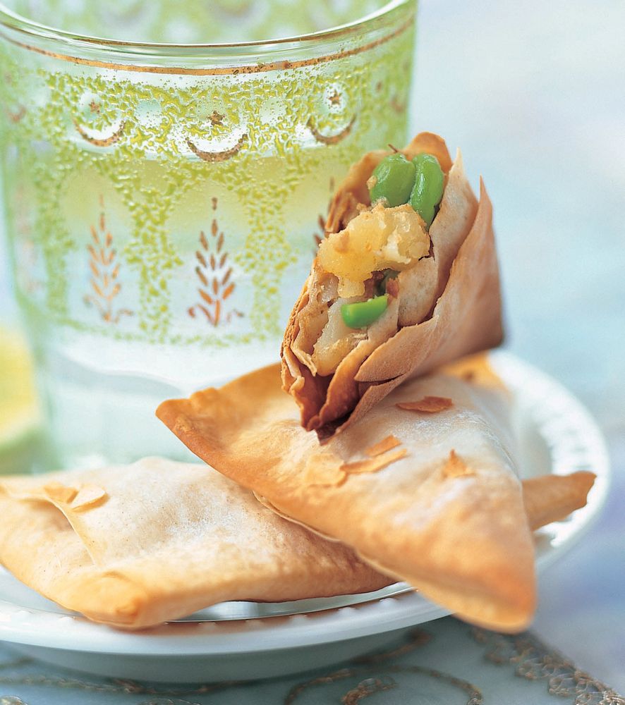 Potato, Shallot and Garlic Samosas with Green Peas from Thai Food and ...