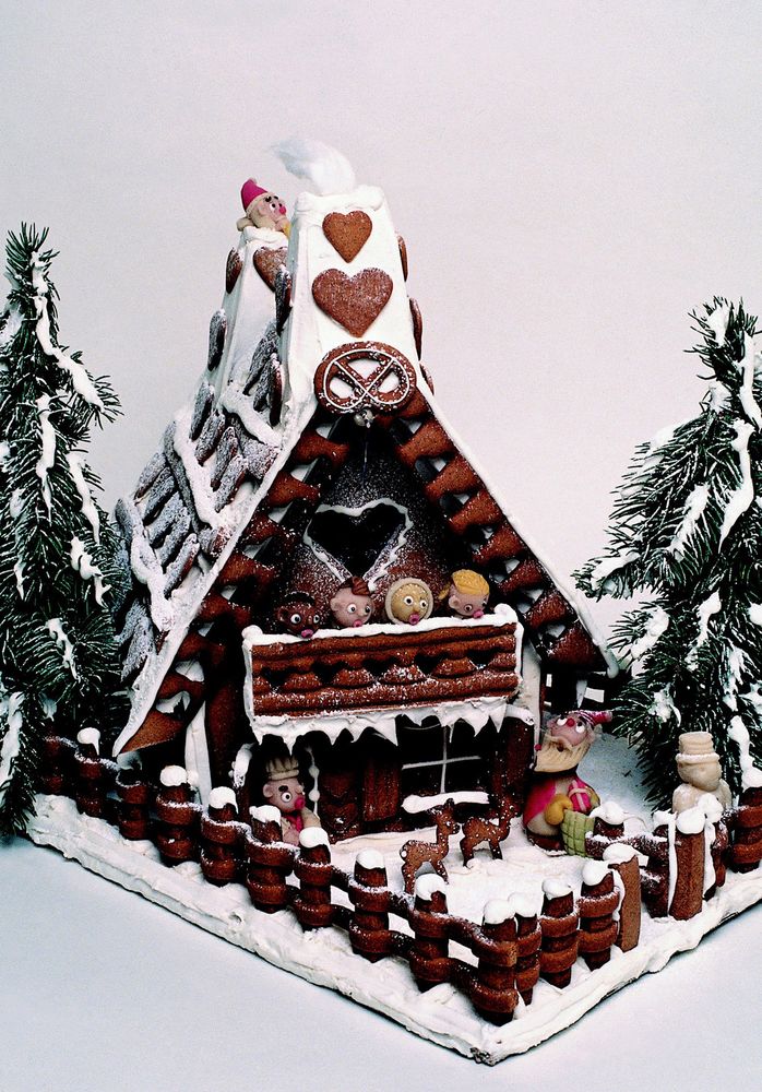 Traditional Gingerbread House from The Advanced Professional Pastry ...